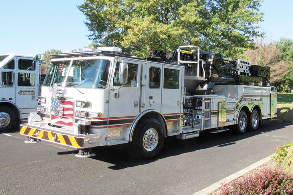 NORTHAMPTON FIRE DEPARTMENT Pierce Arrow XT Aerial | GLICK Fire Equipment